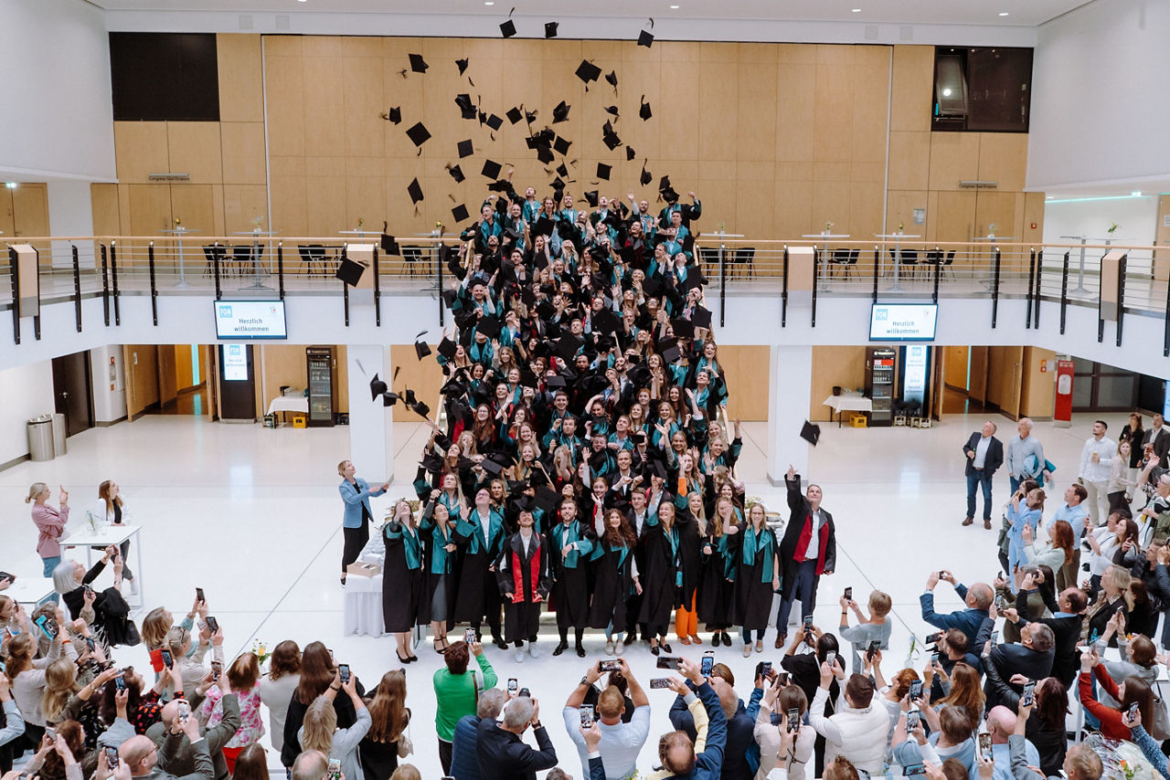 Abschlussfeier an der FOM in Münster